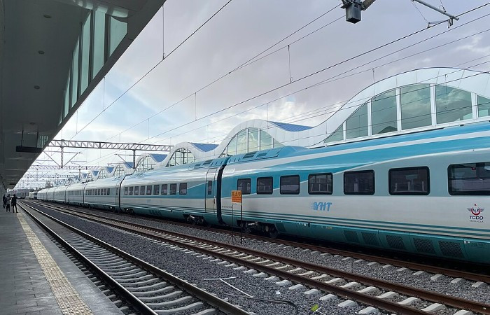 Top High-Speed Trains in the World – Fastest Rail Globally