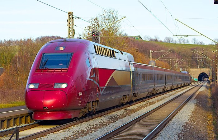 Top High-Speed Trains in the World – Fastest Rail Globally