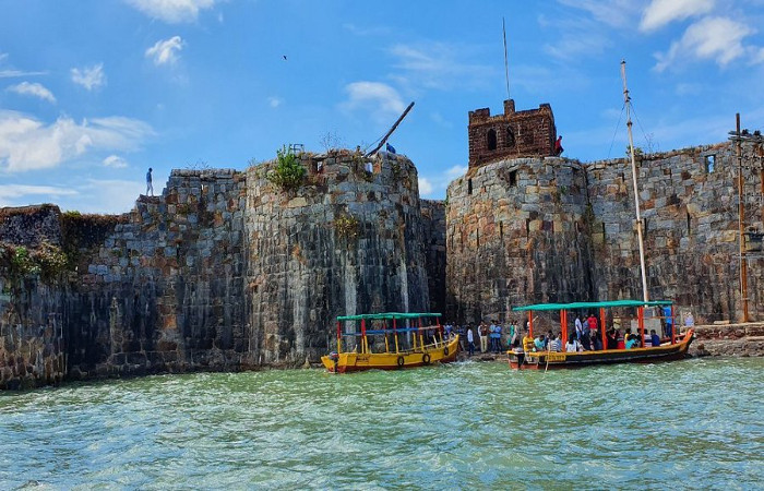 Top 12 Amazing Hill Forts in Maharashtra - Orient Rail Journeys
